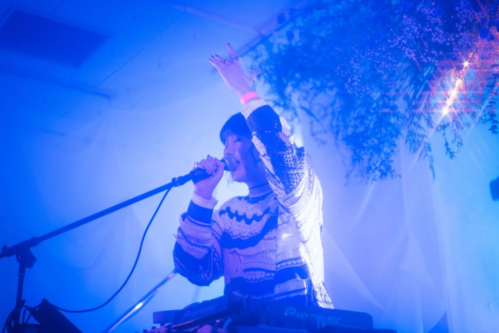 日本と韓国にルーツを持つYonYon がEPに込めた思い。 | ガールフイナム