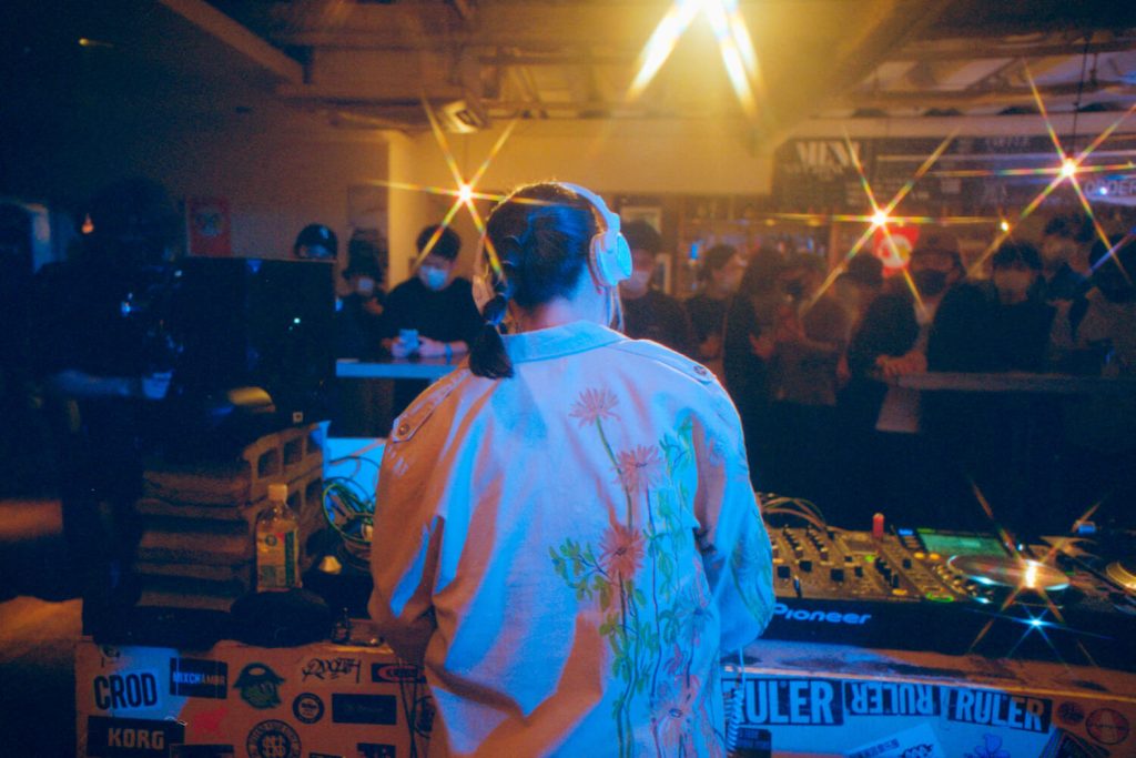 日本と韓国にルーツを持つYonYon がEPに込めた思い。 | ガールフイナム